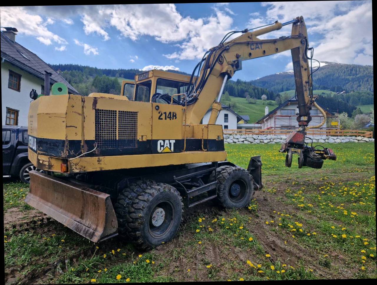 Bagger: Cat 214 B gebraucht kaufen - Landwirt.com