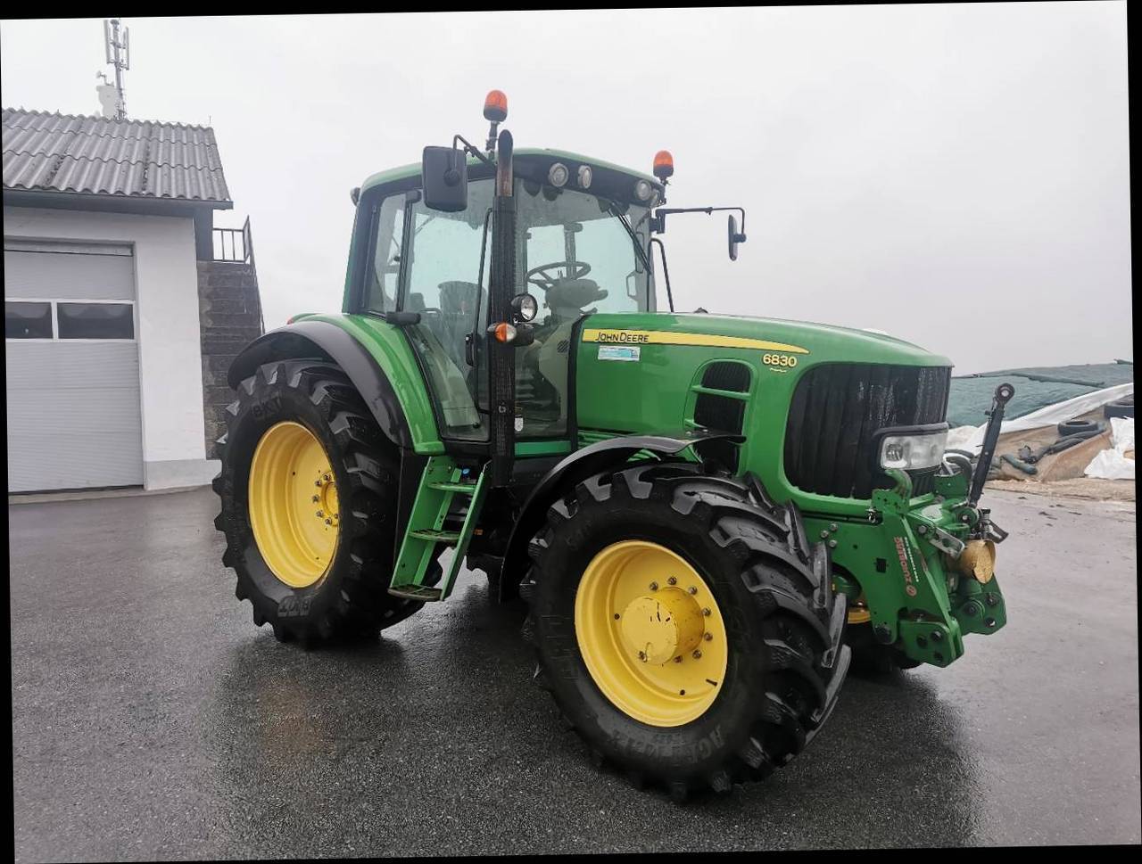 John Deere: John Deere 6830 Premium gebraucht kaufen - Landwirt.com