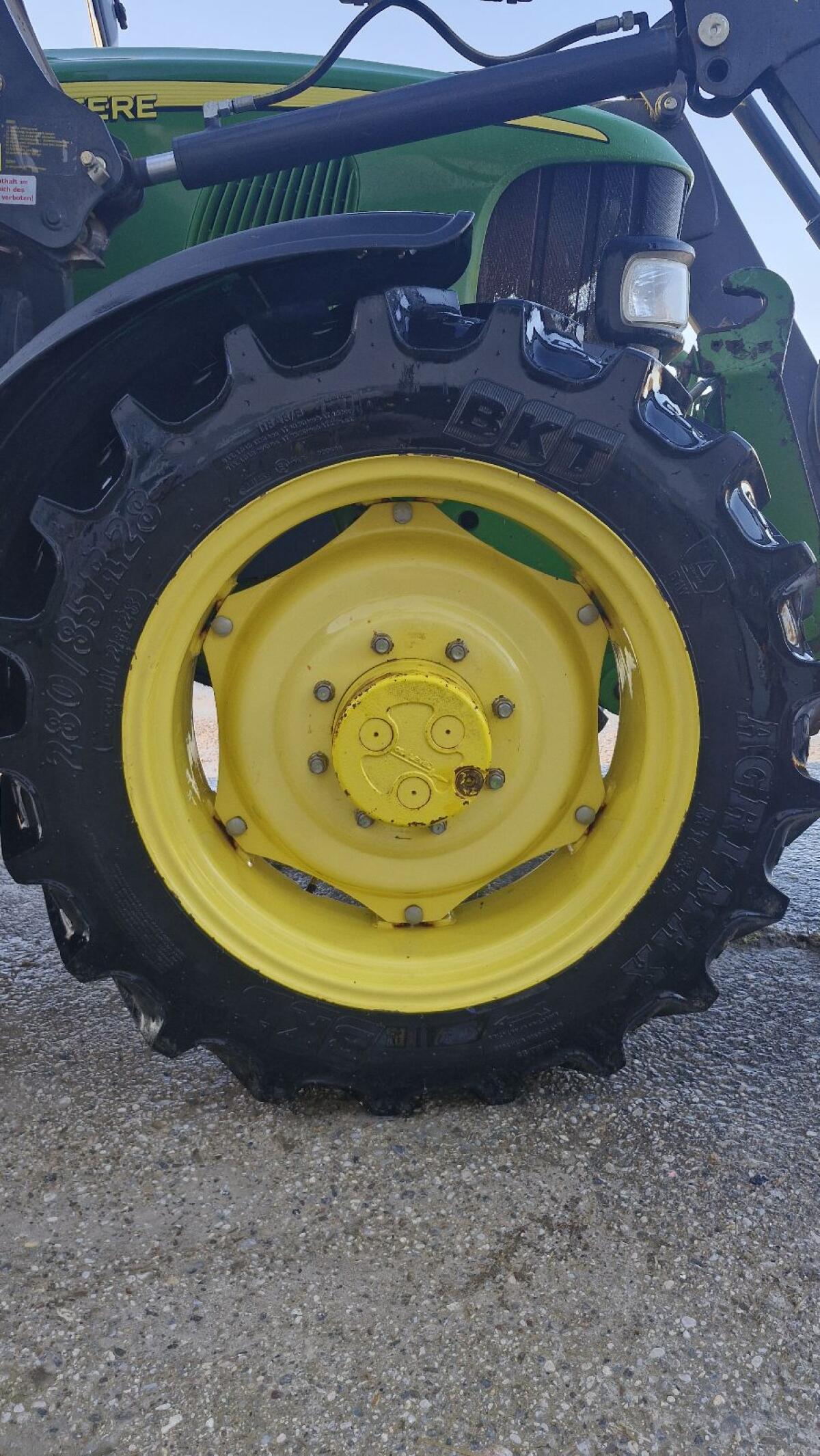 Sonstiges Traktorzubehör: Pflegebereifung 340/85 R38, 280/85 R28 kaufen ...